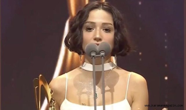 EN İYİ KADIN SANATÇI ÖDÜLÜNÜ ALAN ZEYNEP BASTIK HAYRAN BIRAKTI ...